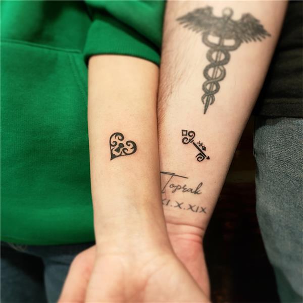 Çift Dövmeleri Kalp Kilit ve Anahtar / Couple Tattoos : Dövme ...